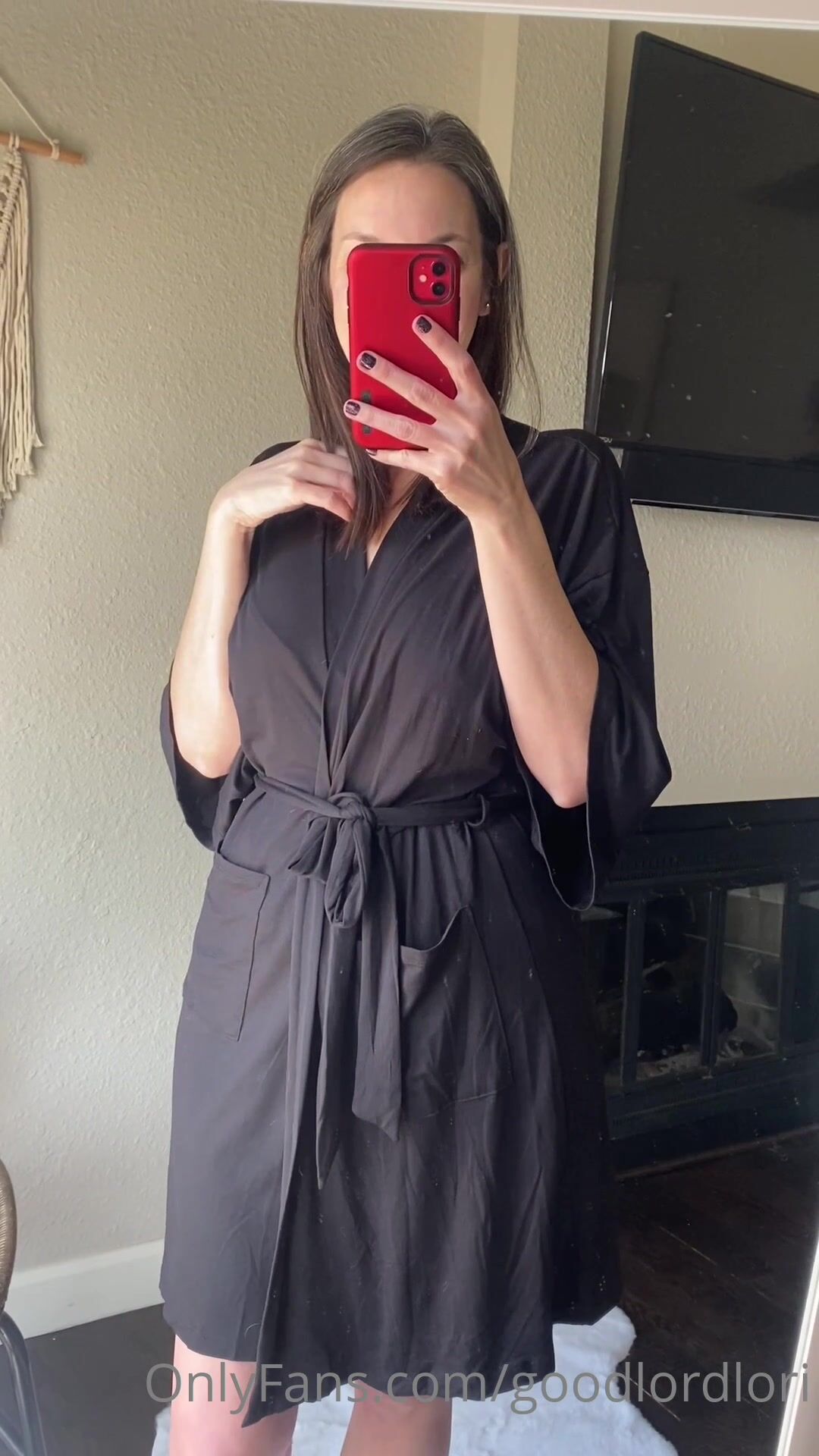 Good Lord Lori Aka Goodlordlori Onlyfans Curve With A Hanging Chest Caresses The Vagina Camhubcc
